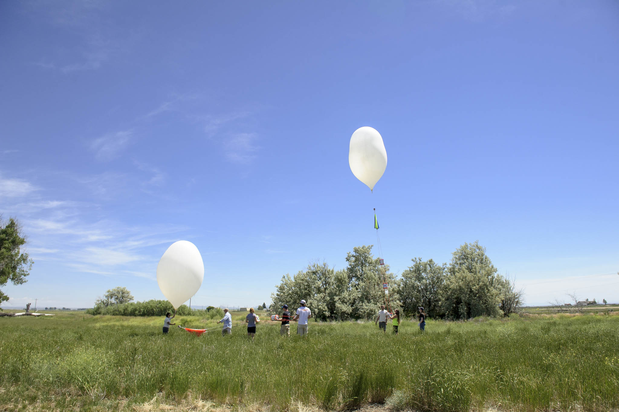 From Near Space, 100 Balloons with Cameras to Send Video of Eclipse ...