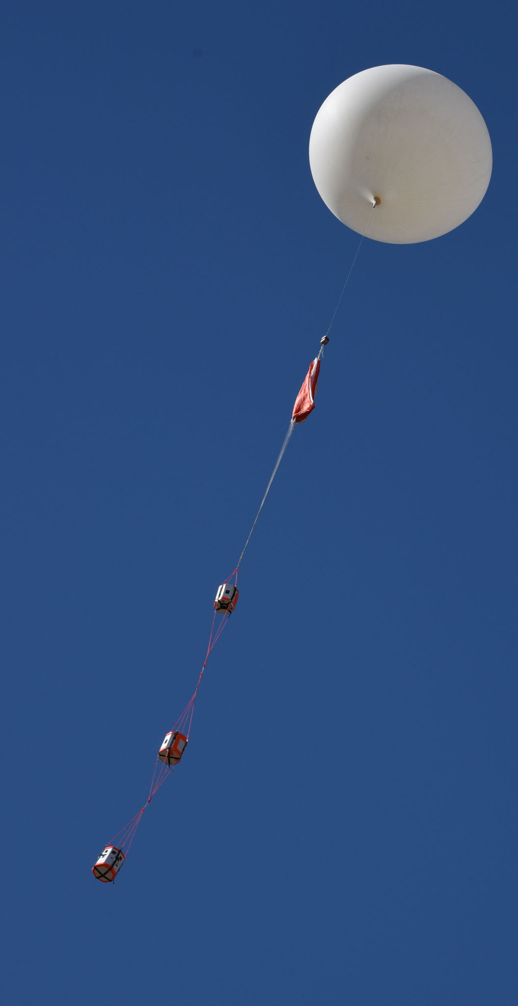 From Near Space, 100 Balloons with Cameras to Send Video of Eclipse ...