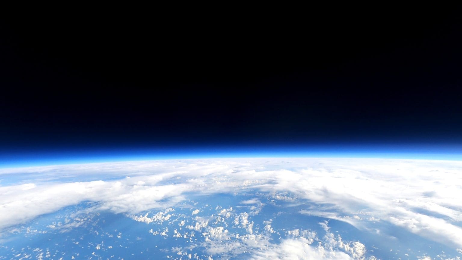 Hydrogen Balloon Lifts Largest Space Capsule into Near Space – Richard ...